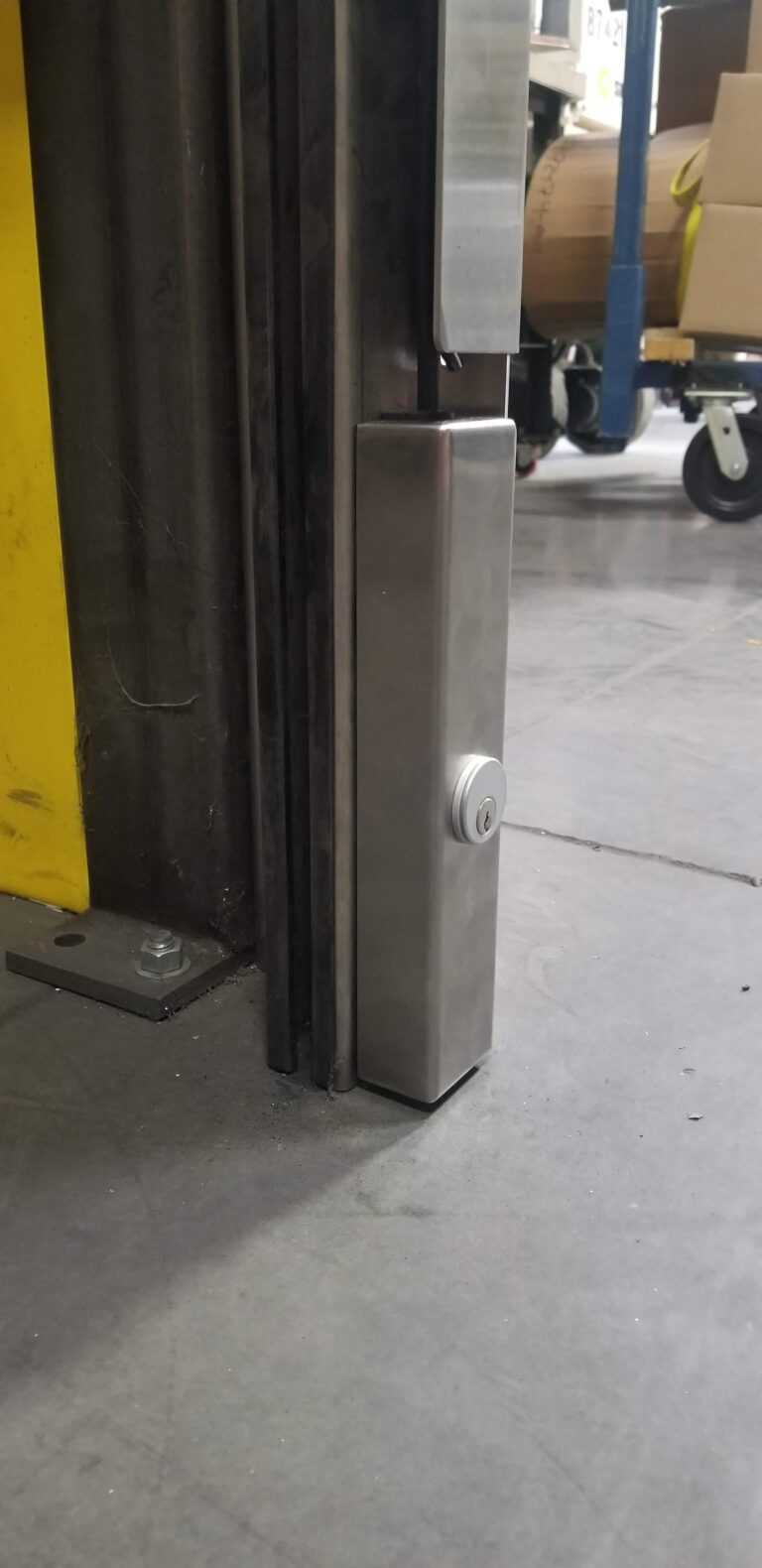 Grille locks automatically - Metal Architecture