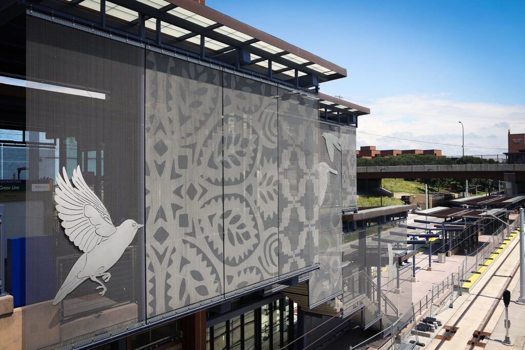 Mesh features custom etching - Metal Architecture