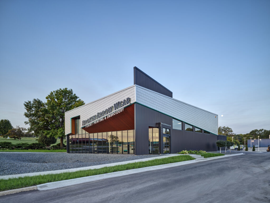 Broken Arrow Wear LLC, Urbandale, Iowa - Metal Architecture