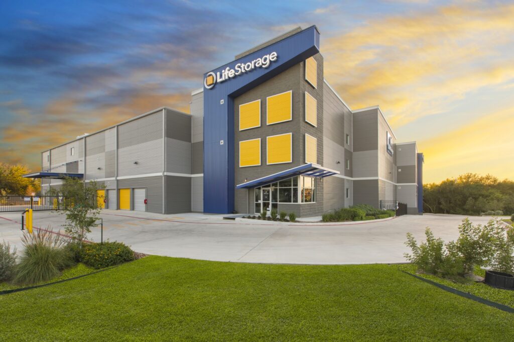Life Storage Inc, San Antonio - Metal Architecture