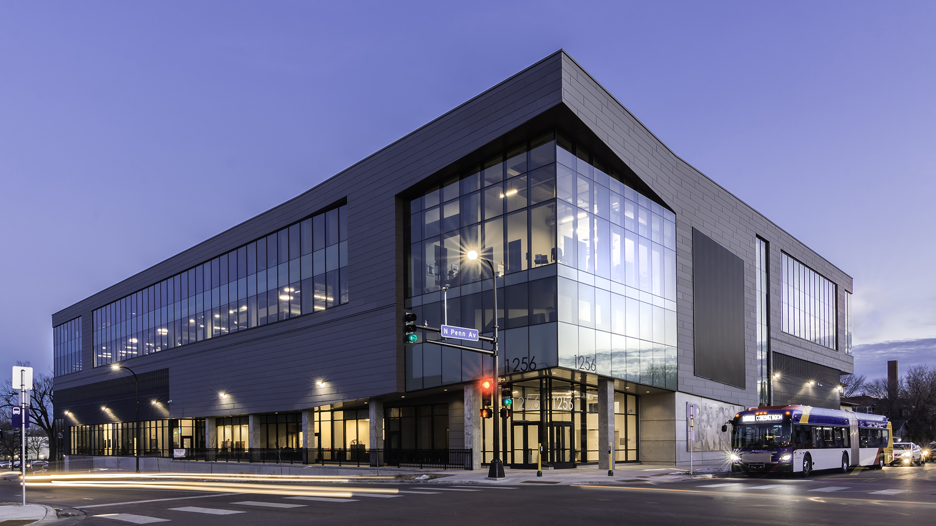 Minneapolis Regional Acceleration Center and Office Building - Metal ...