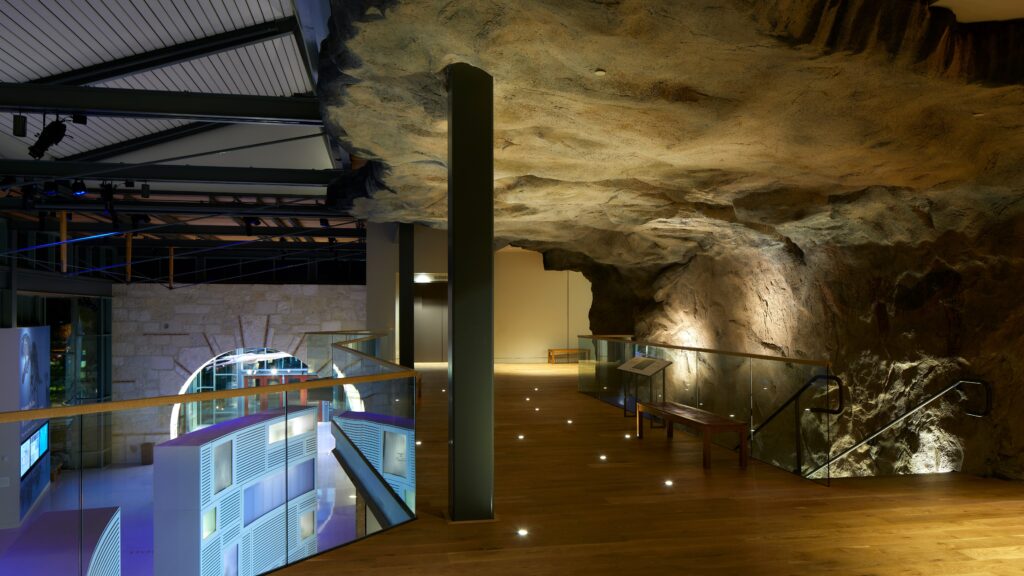 Susan Naylor Center at the Witte Museum, San Antonio - Metal Architecture
