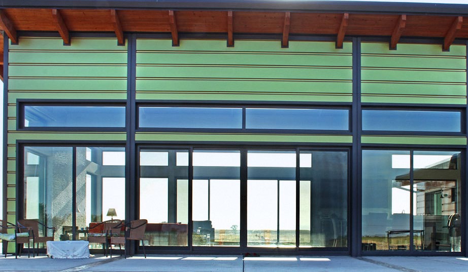 Color-changing panels clad house - Metal Architecture